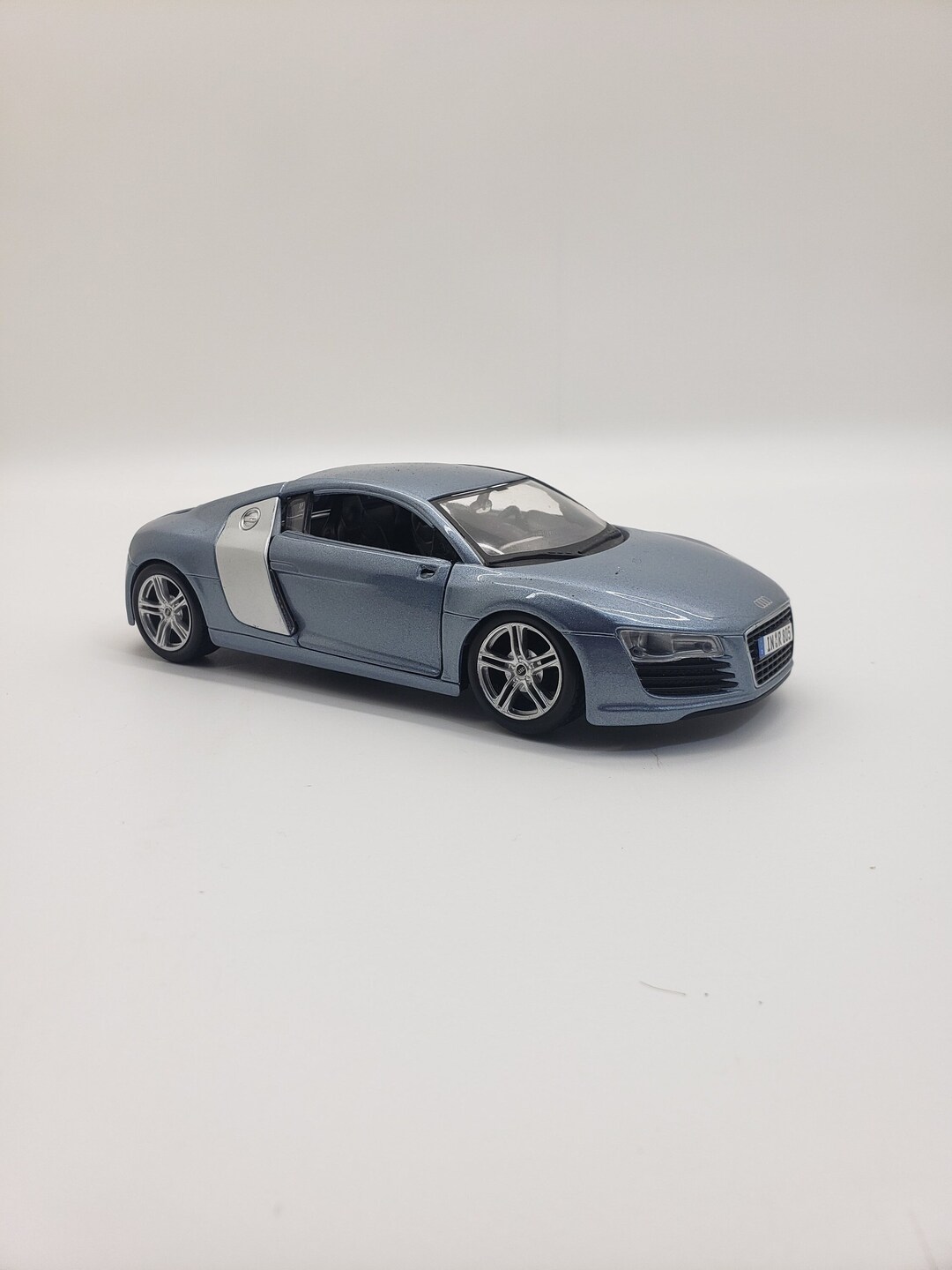 Vintage Audi R8 Diecast 1/24 Scale Model Toy Car - Etsy