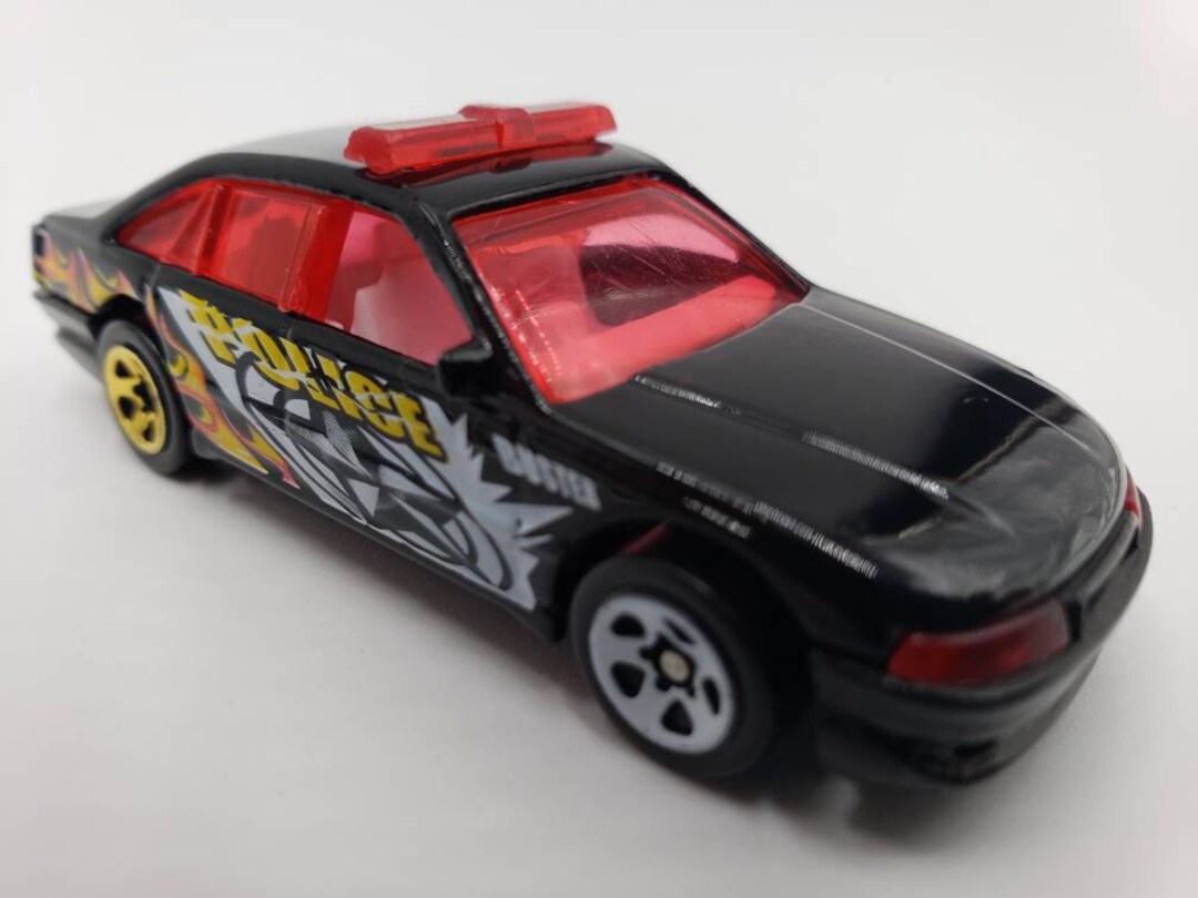 Hot Wheels Holden Commodore Police Cruiser Black Smashville Miniature ...