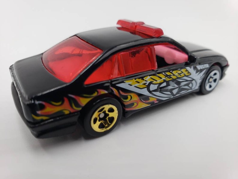 Hot Wheels Holden Commodore Police Cruiser Black Smashville Miniature ...