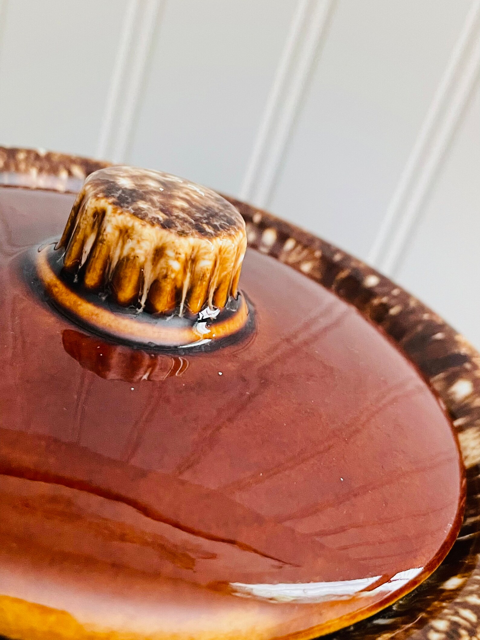 Vintage Hull Pottery brown Drip Bean Pot With Lid marked - Etsy