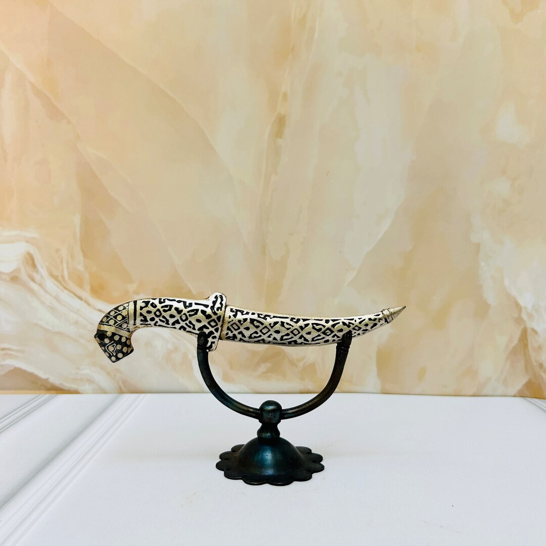 Indian Handcrafted Tiger Face Dagger With Damascus Blade and Silver ...