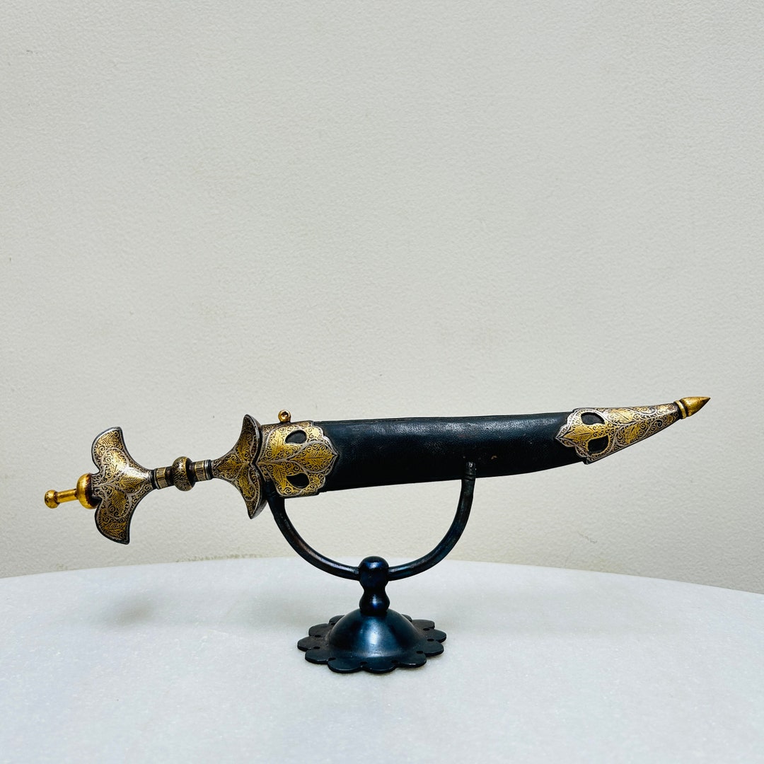 Indian Handcrafted Chilanum Dagger With Silver and Gold Koftgari ...