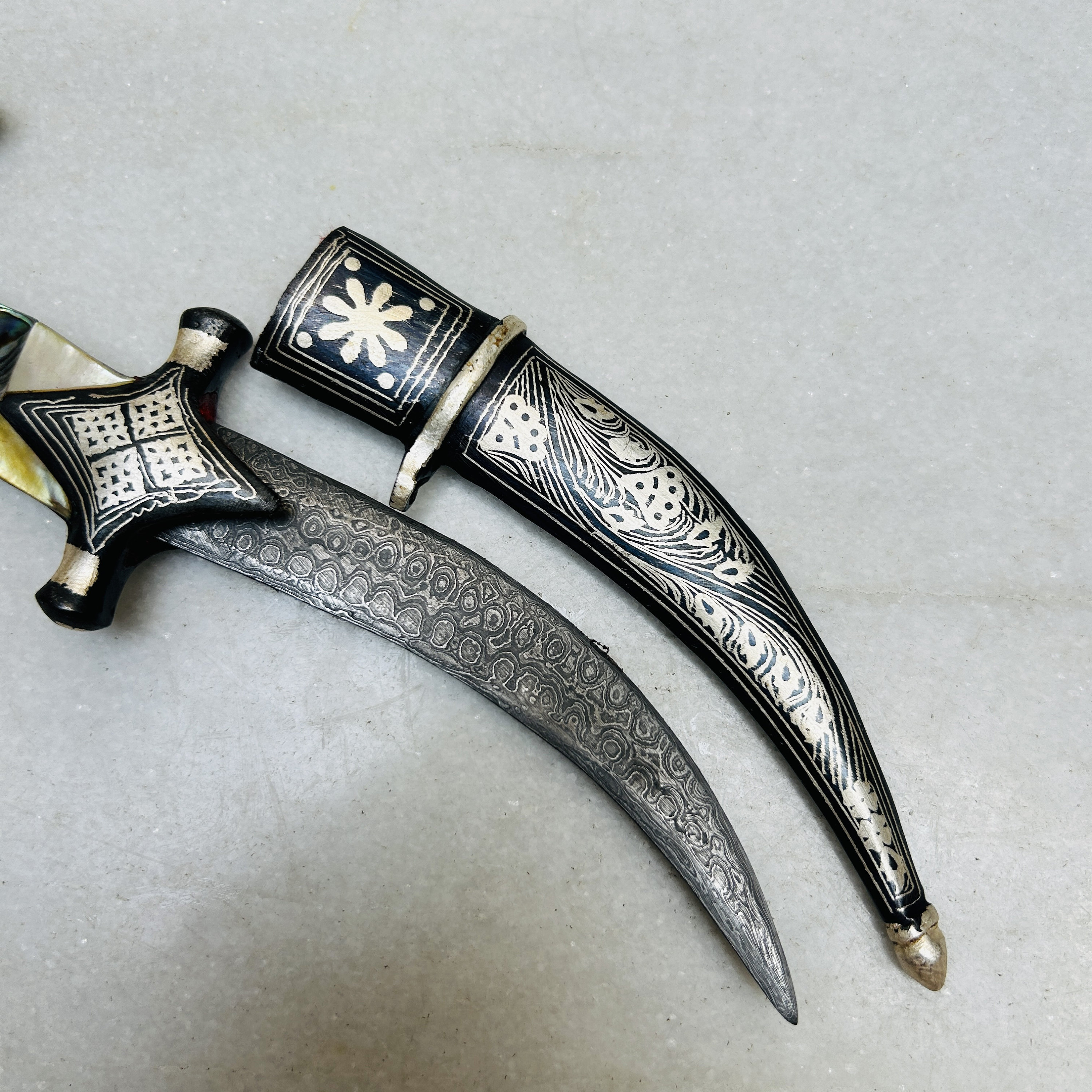 Indian Assorted Dagger With Mother of Pearl Grip, Silver Koftgari ...