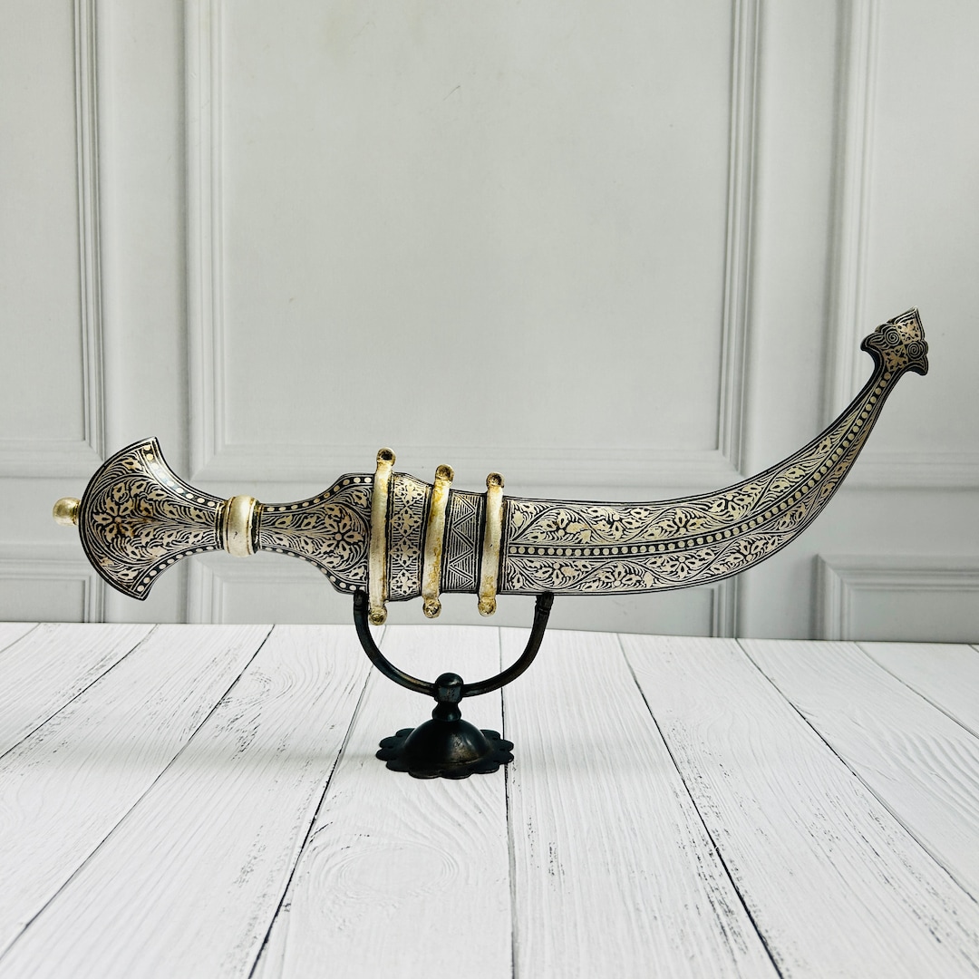 Handcrafted Indo Persian Jambiya Dagger, Silver Overlay, Damascus Steel ...