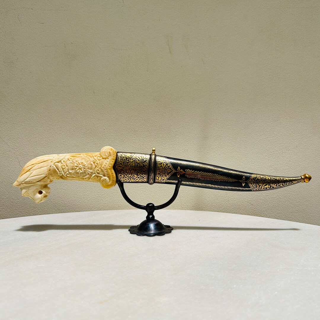 Indian Handcrafted Tiger Hilt Bone Carved Dagger With Damascus Blade ...