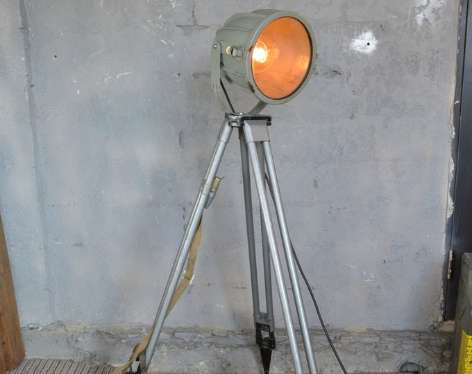Vintage Spot Light on Tripod, Vintage Floor Lamp - Etsy