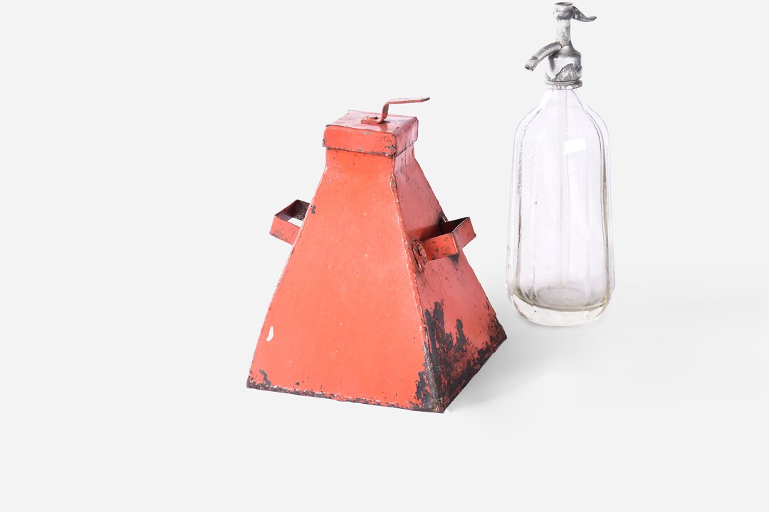 Vintage Red Oil Can in Metal, Industrial Metal Can - Etsy