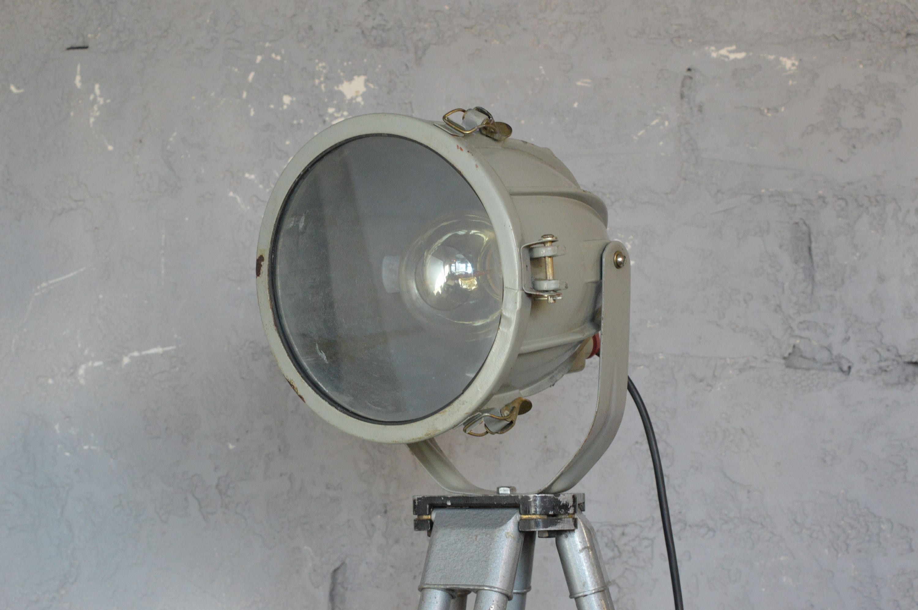Vintage Spot Light on Tripod, Vintage Floor Lamp - Etsy