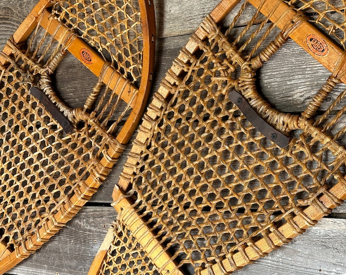 Snowshoe Vintage Pair, Cabin Wall Decor, Ski Resort Wall Hanging ...