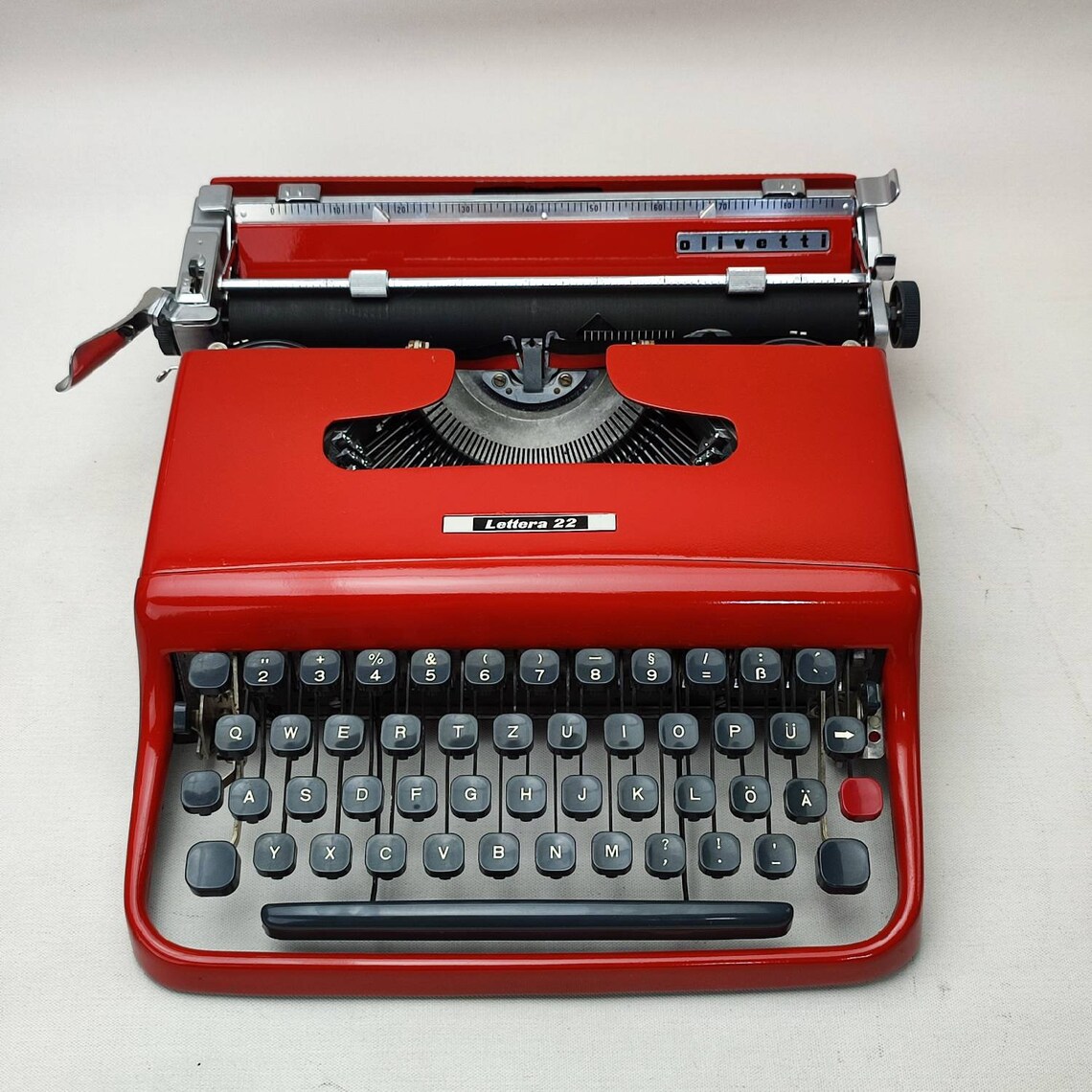 Ferrari Red İtalian Olivetti Lettera 22 Working Typewriter, Portable ...