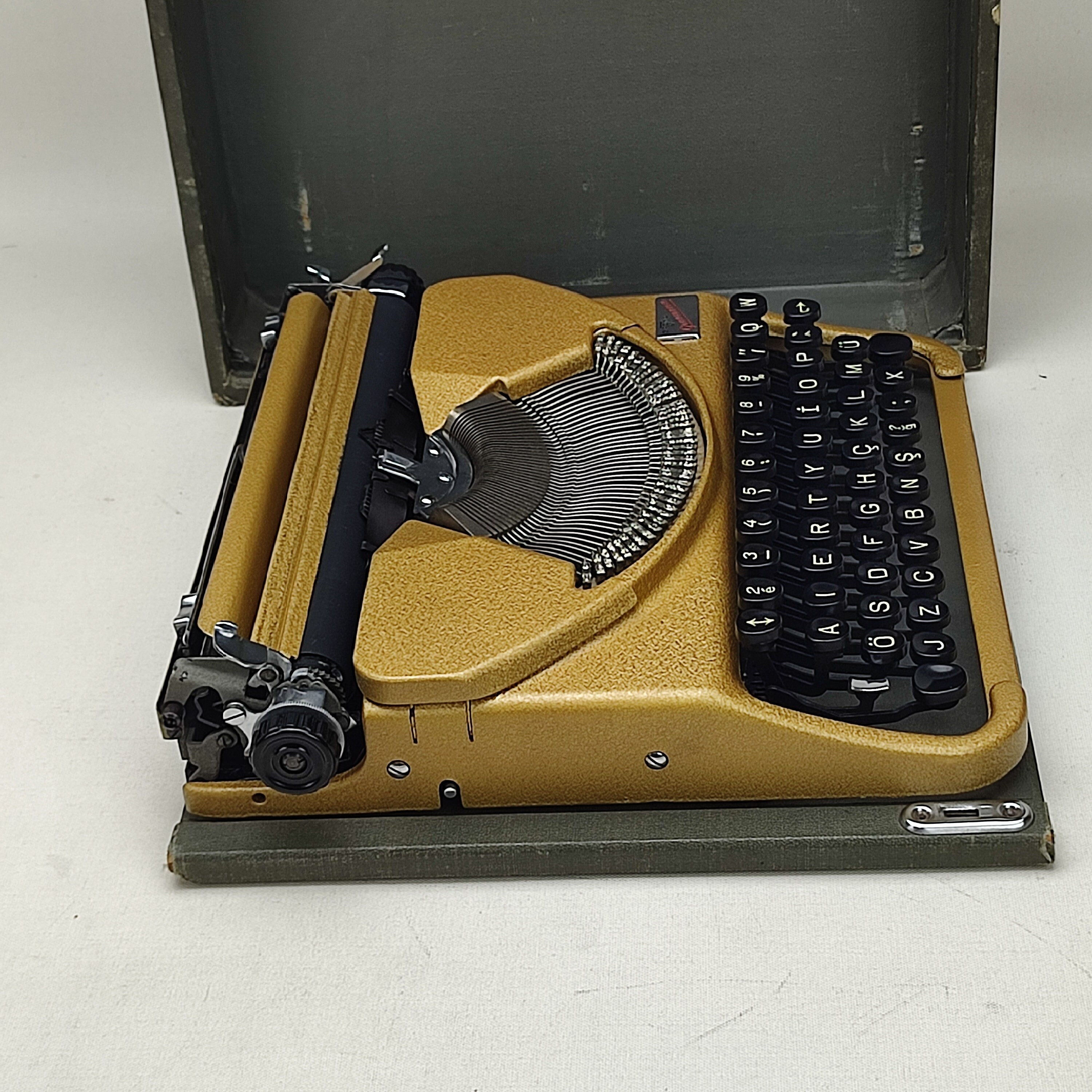 Ultra Thin Light Typewriter, GROMA Gromina Compact Small Typewriter ...