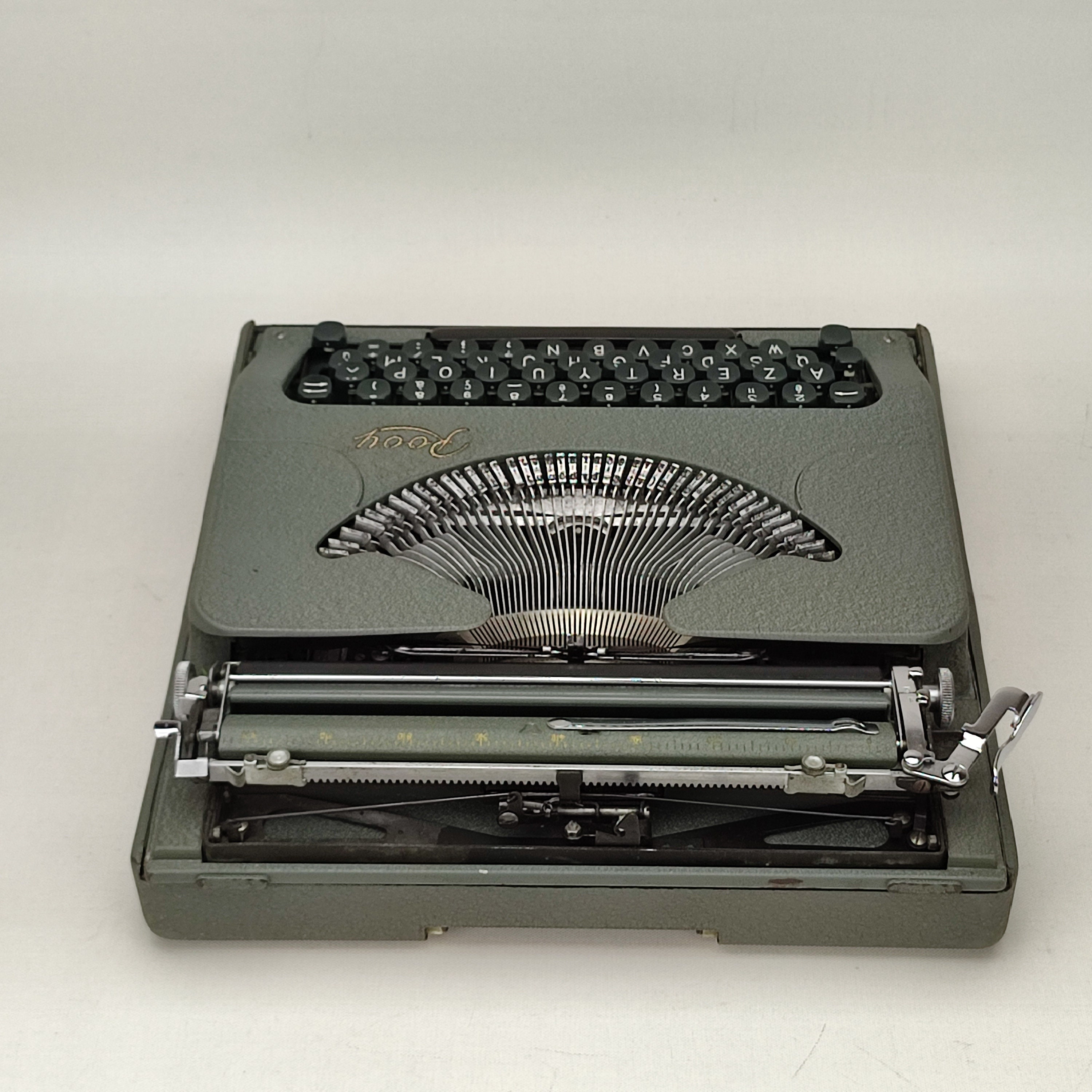Ultra Slim French Rooy Working Typewriter, Portable, Compact Light ...