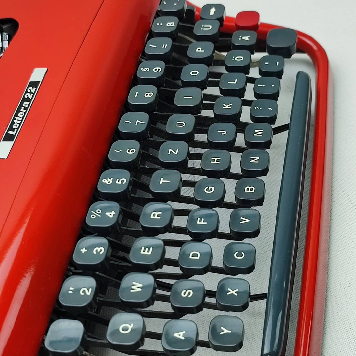 Ferrari Red İtalian Olivetti Lettera 22 Working Typewriter, Portable ...
