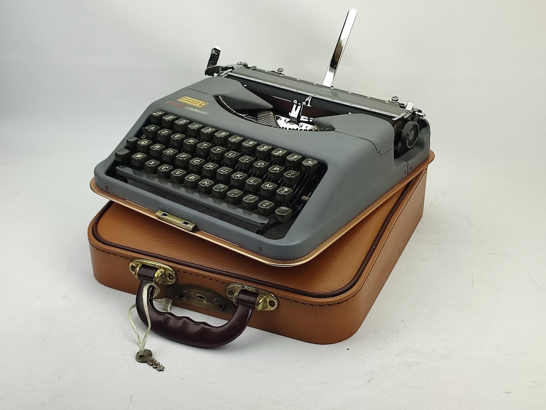 British Empire Aristocrat Typewriter, 1955 Model Working Typewriter ...