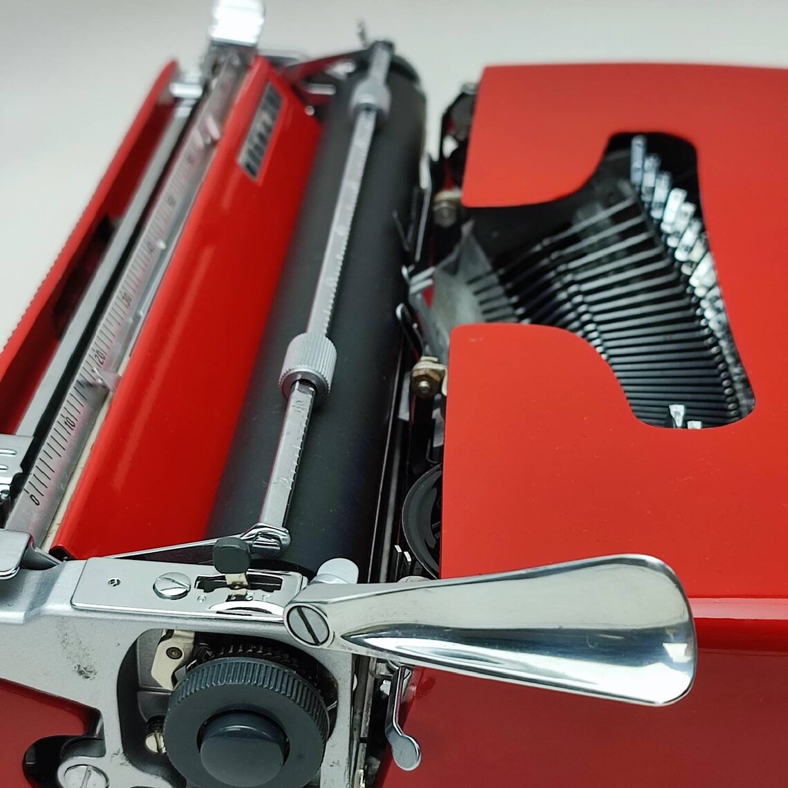 Ferrari Red İtalian Olivetti Lettera 22 Working Typewriter, Portable ...