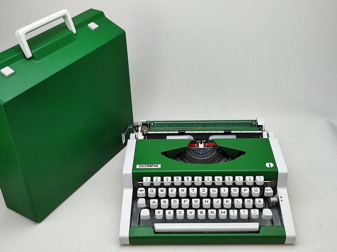 Mint! Green Olympia Working Typewriter | Clear Font | Portable, Vintage ...