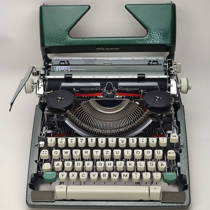 Gift for FATHERS Day* Olympia Sm7 Working Typewriter With Case, Vintage ...