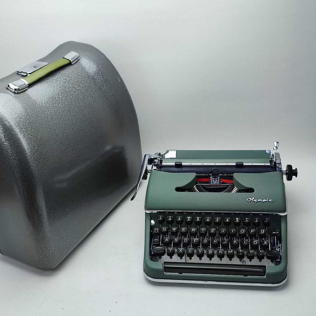 Olympia SM3 Working Typewriter With Case/ Portable, Vintage Typewriter ...