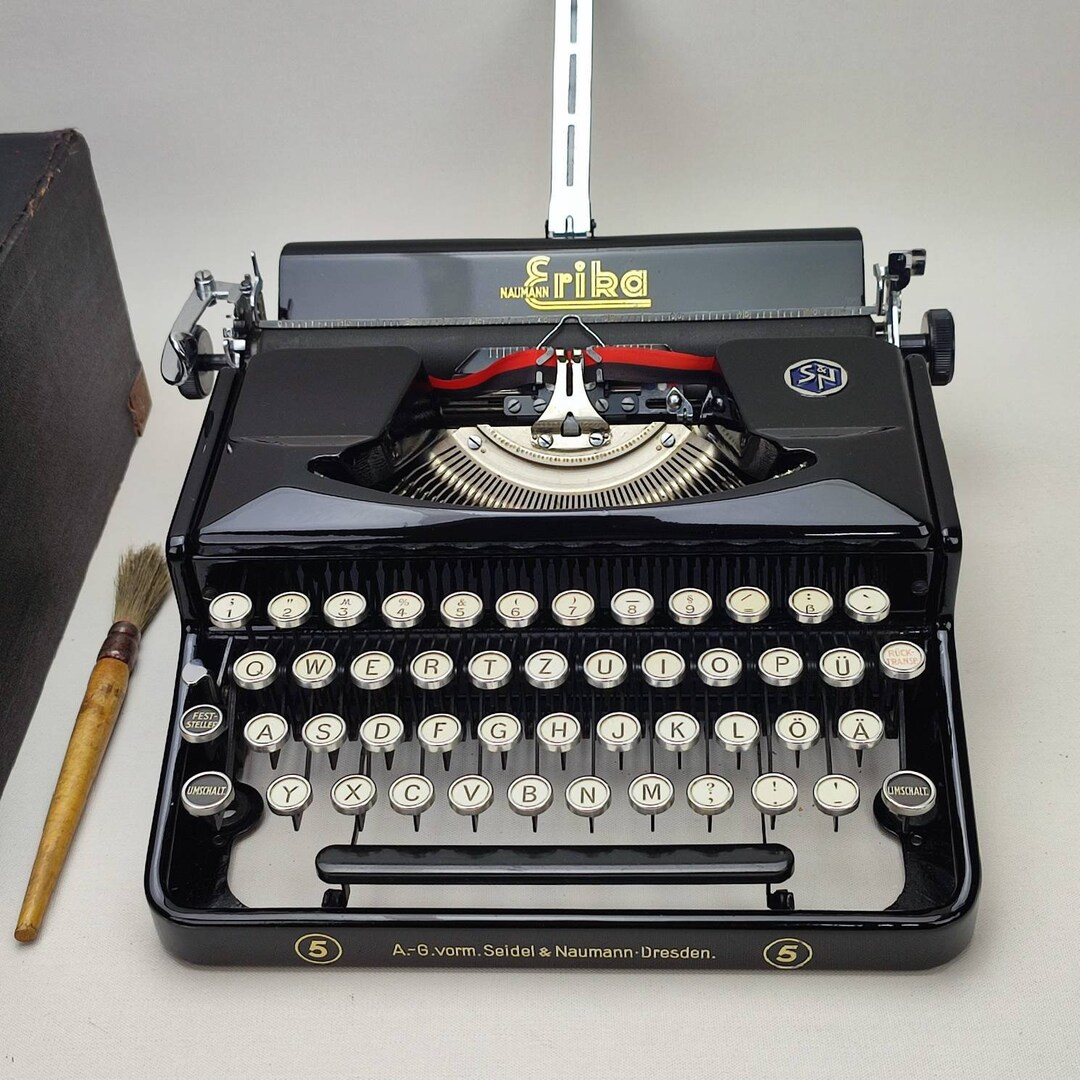 German ERİKA 5 Working Typewriter With New Case, Vintage Typewriter ...