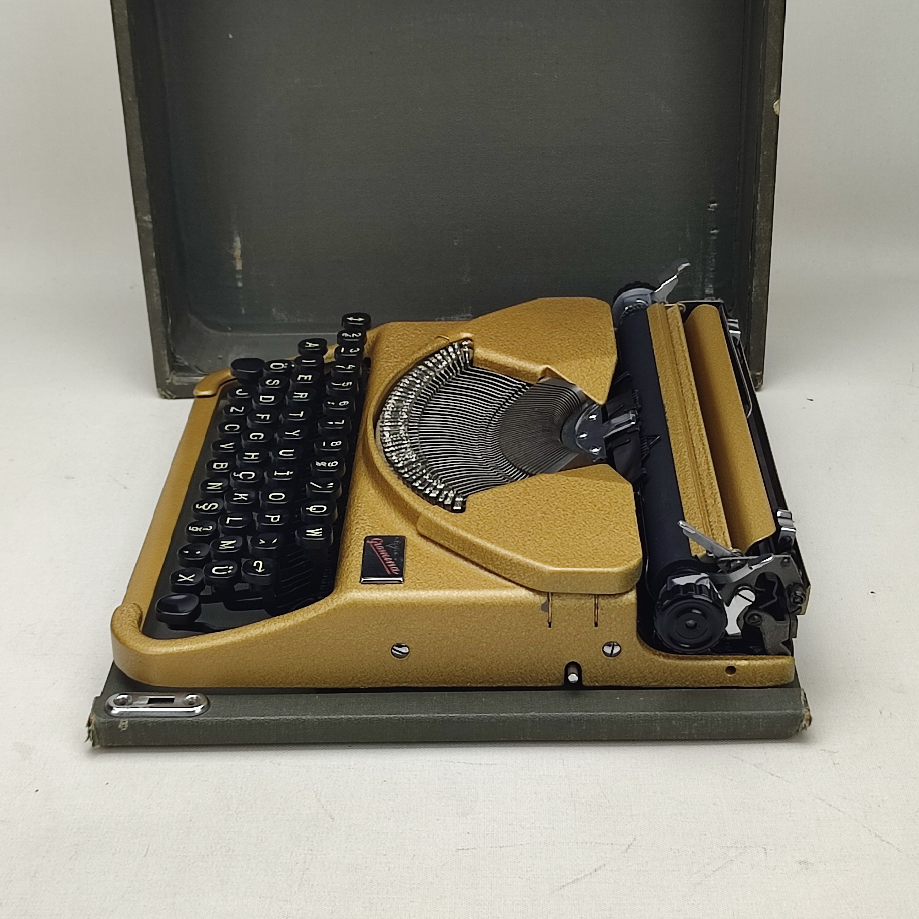 Ultra Thin Light Typewriter, GROMA Gromina Compact Small Typewriter ...
