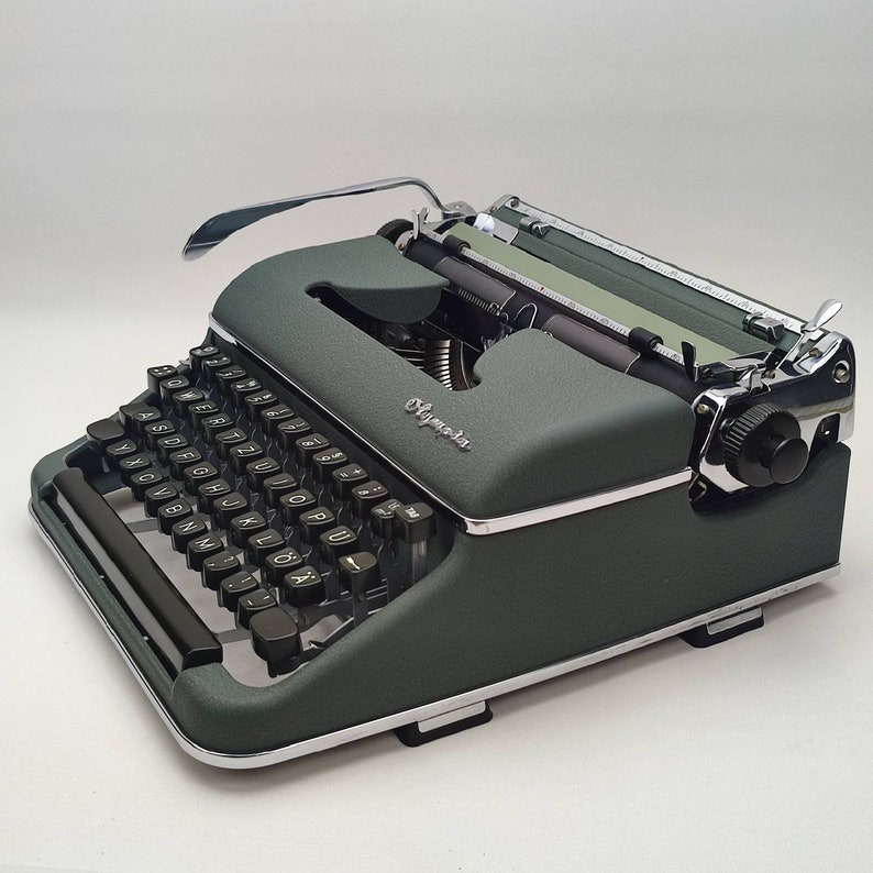 Olympia SM3 Working Typewriter With Case/ Portable Vintage - Etsy