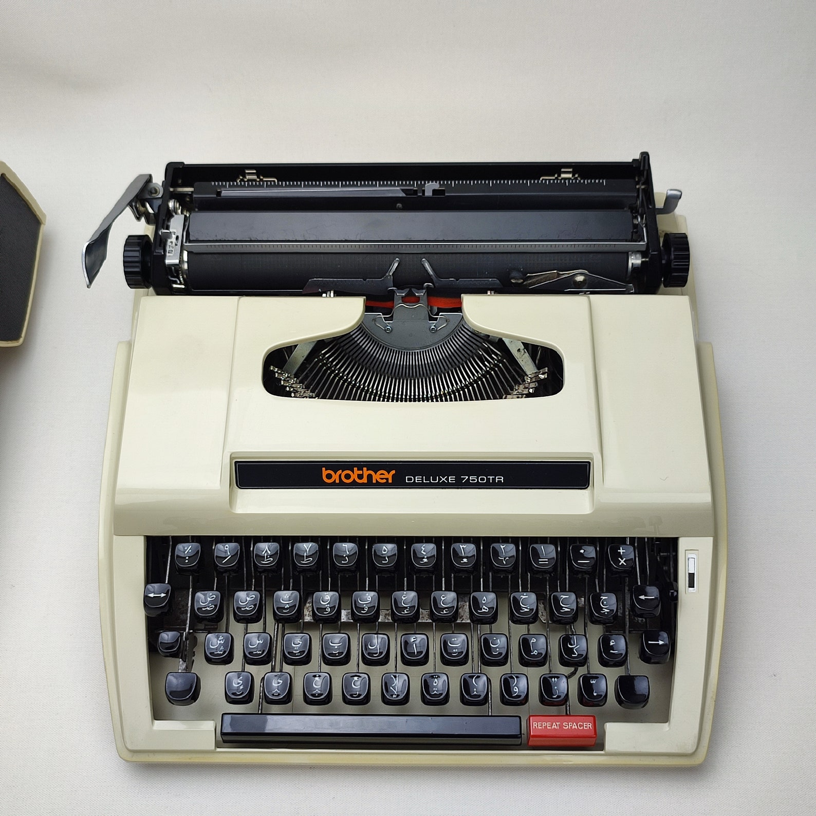 Arabic / Persian Typewriter! Brother Deluxe Typewriter Working | - Rare ...
