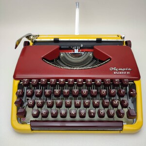 Olympia SPLENDİD Portable Typewriter / Working Typewriter/ - Etsy
