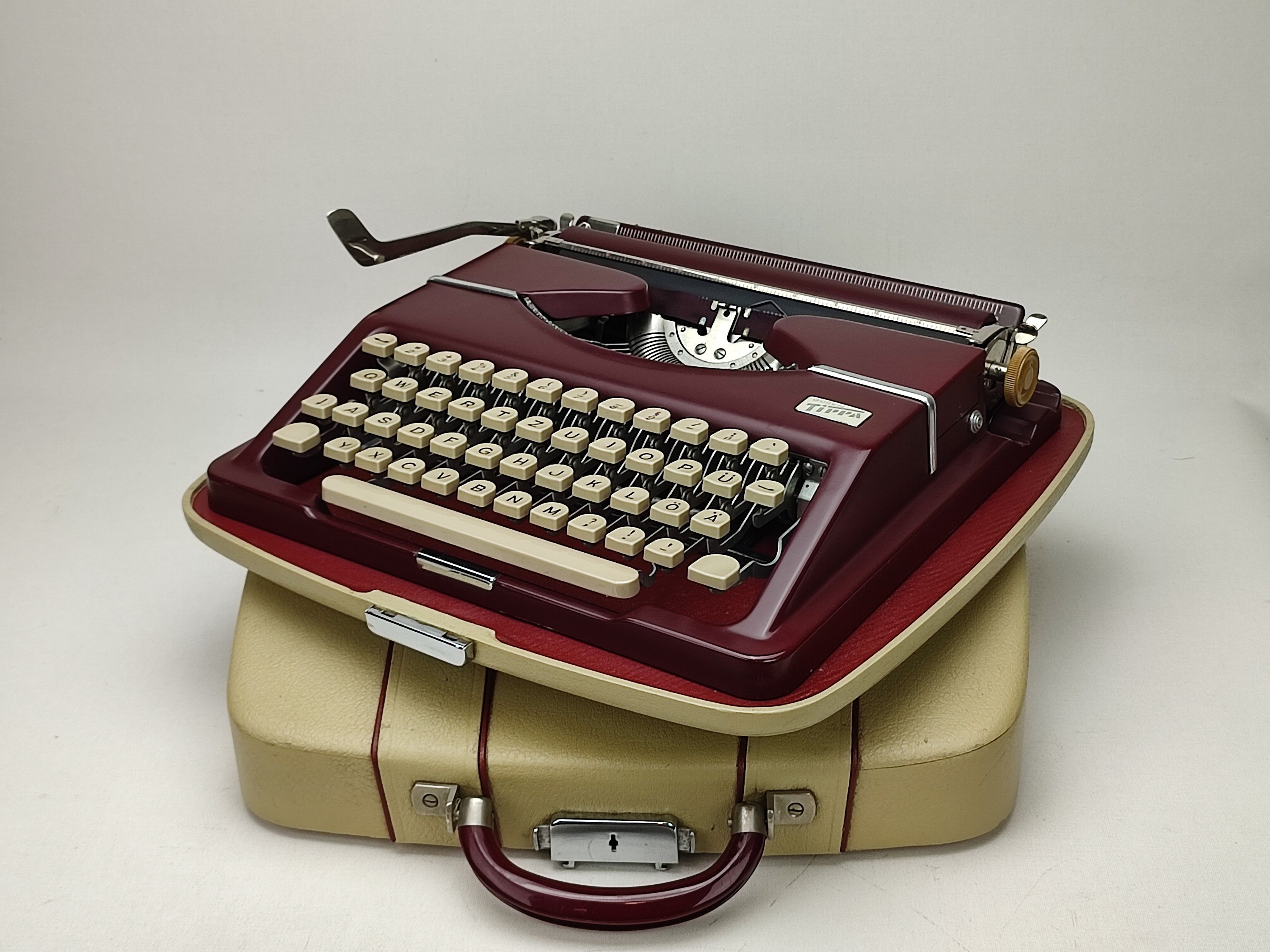Western Germany Gossen Tippa Working Typewriter With Orginal Case ...
