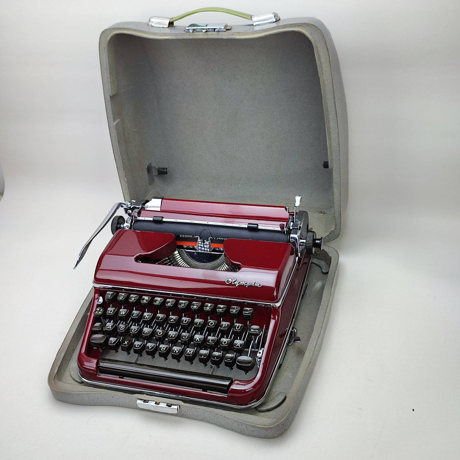 Olympia SM3 Typewriter Working Typewriter With Case Portable, Vintage ...