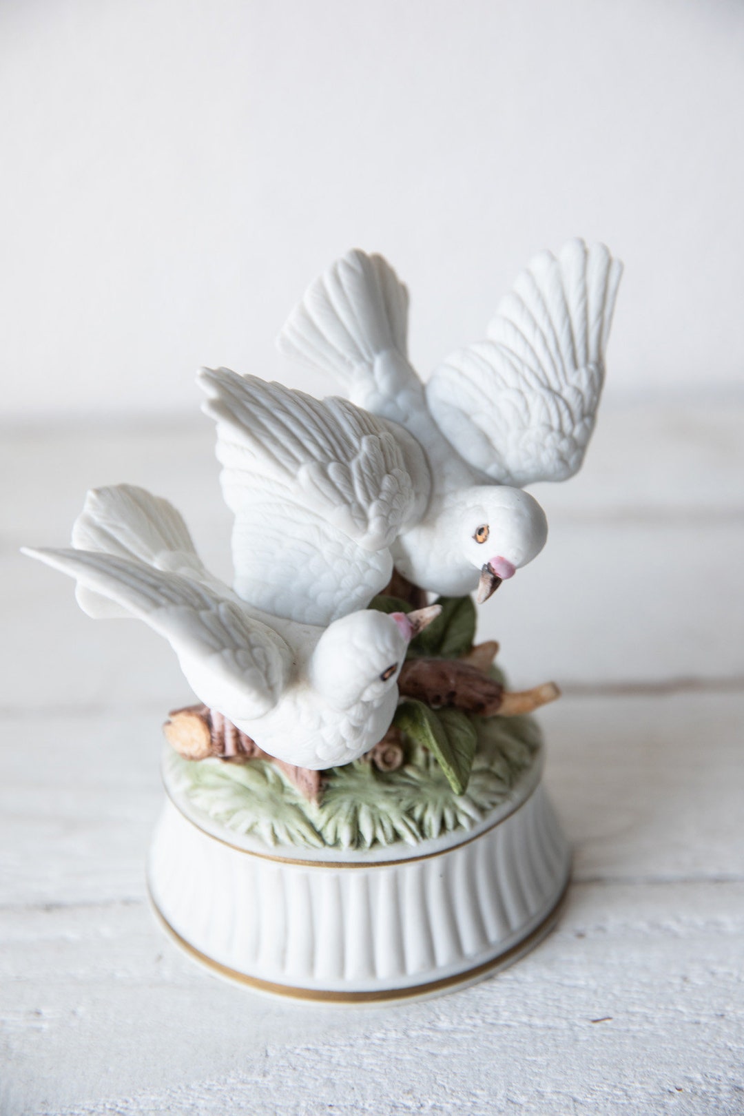 Vintage Lefton Dove Music Box Plays "love Story" - Etsy