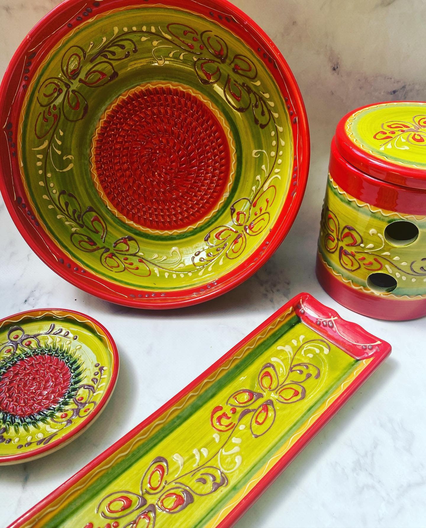 Fiesta Lime Gourmet Garlic Grater, Handcrafted Spanish Ceramic Gourmet ...
