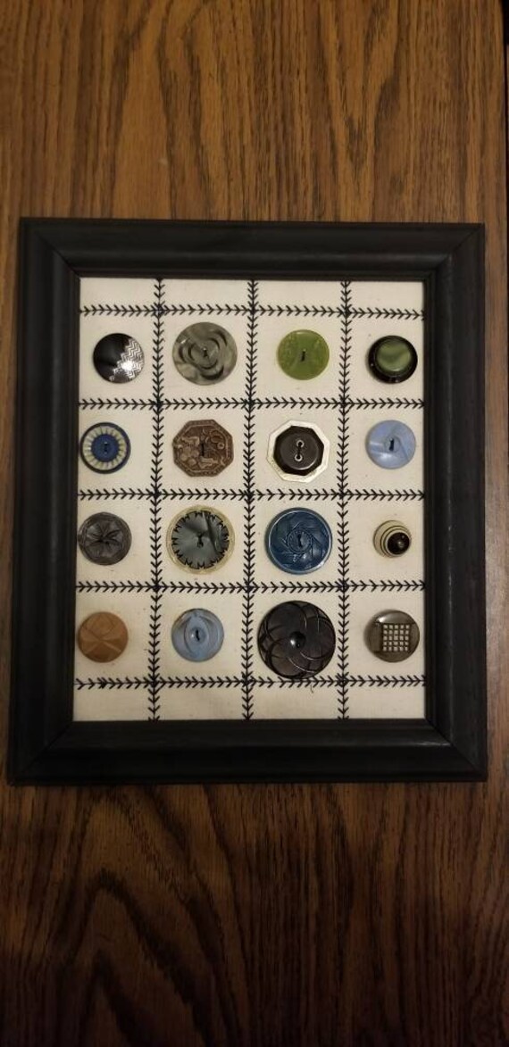 16 Vintage Buttons Sewn on an Embroidered Background and - Etsy