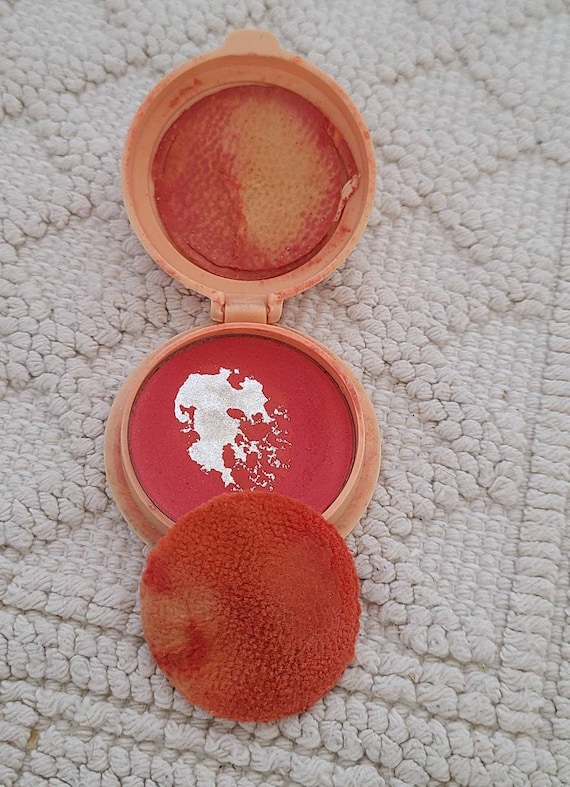 Vintage Tangee Rouge Makeup Compact. - Gem