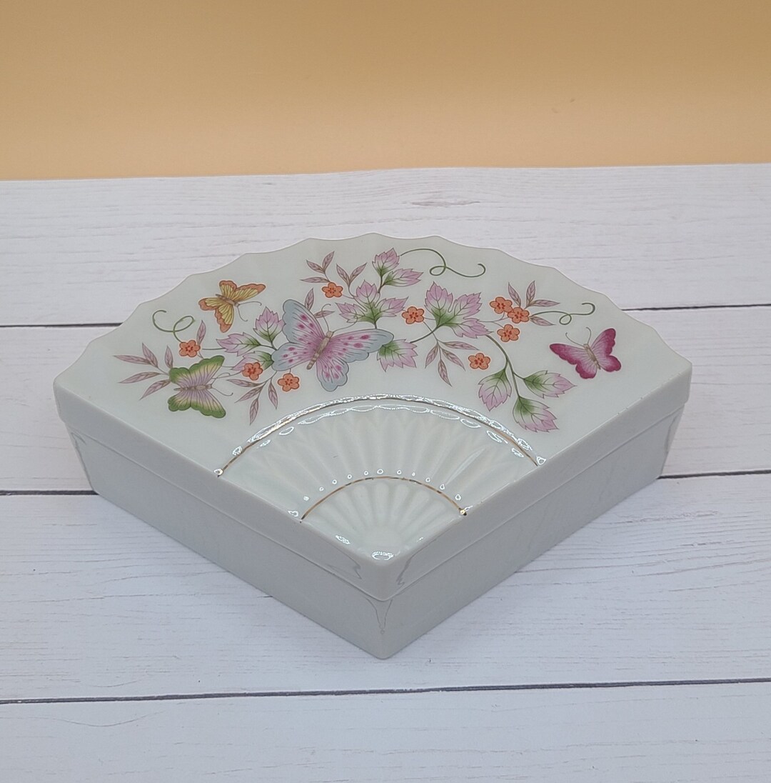 Vintage Avon Porcelain Treasure Fan. - Etsy