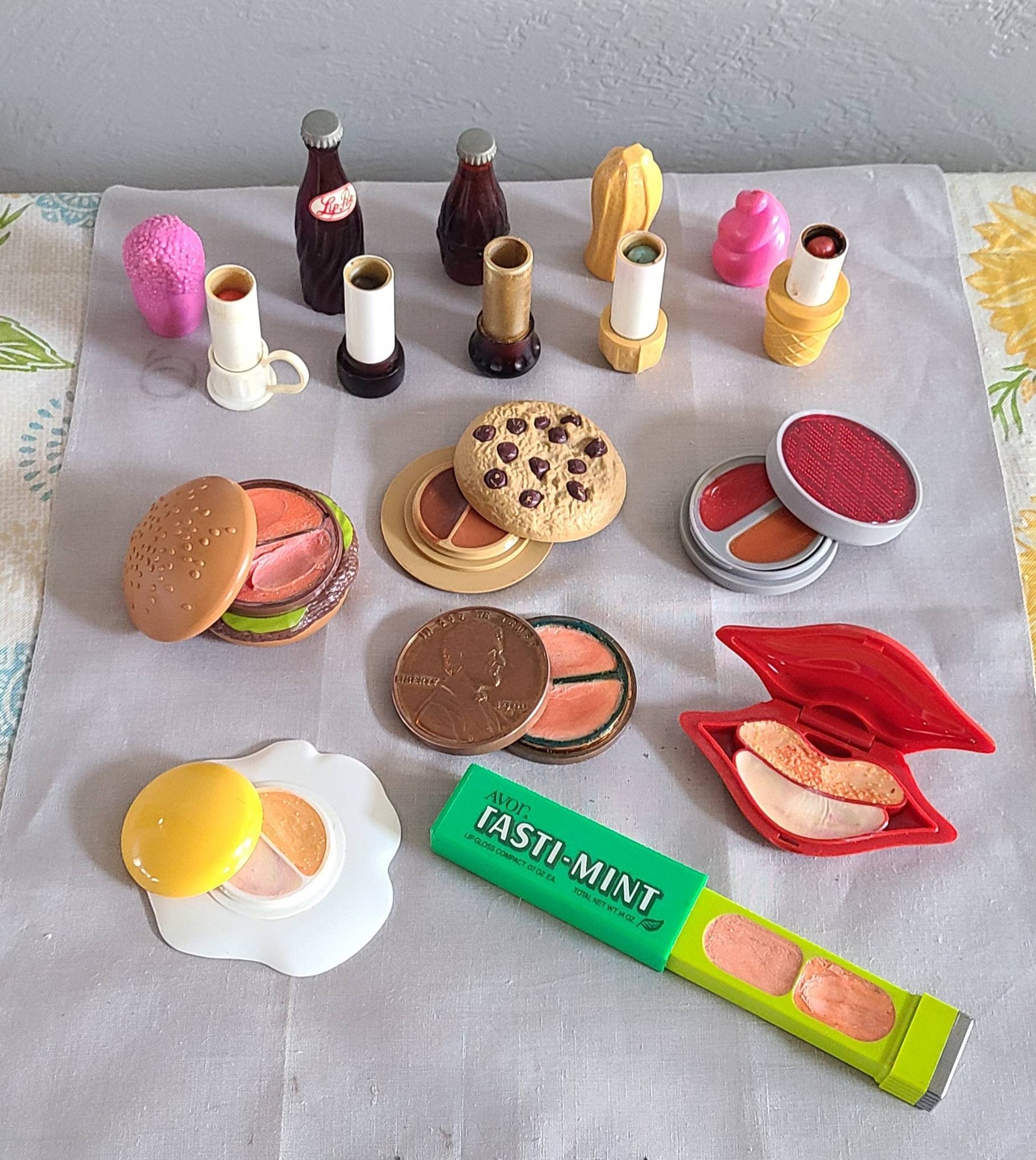 Vintage Avon Lip Gloss Containers. - Etsy