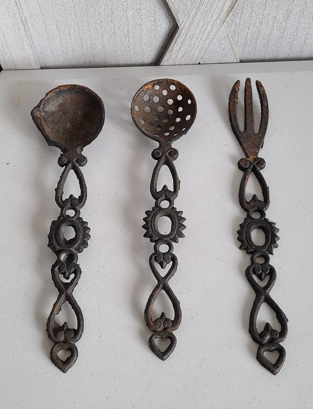 Vintage Cast Iron Triple Heart Draining Spoon, Ladel With Spout, and ...