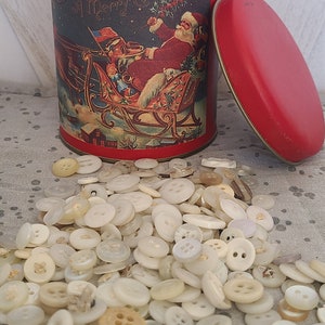 Vintage Christmas Tin Filled With Old Buttons - Etsy