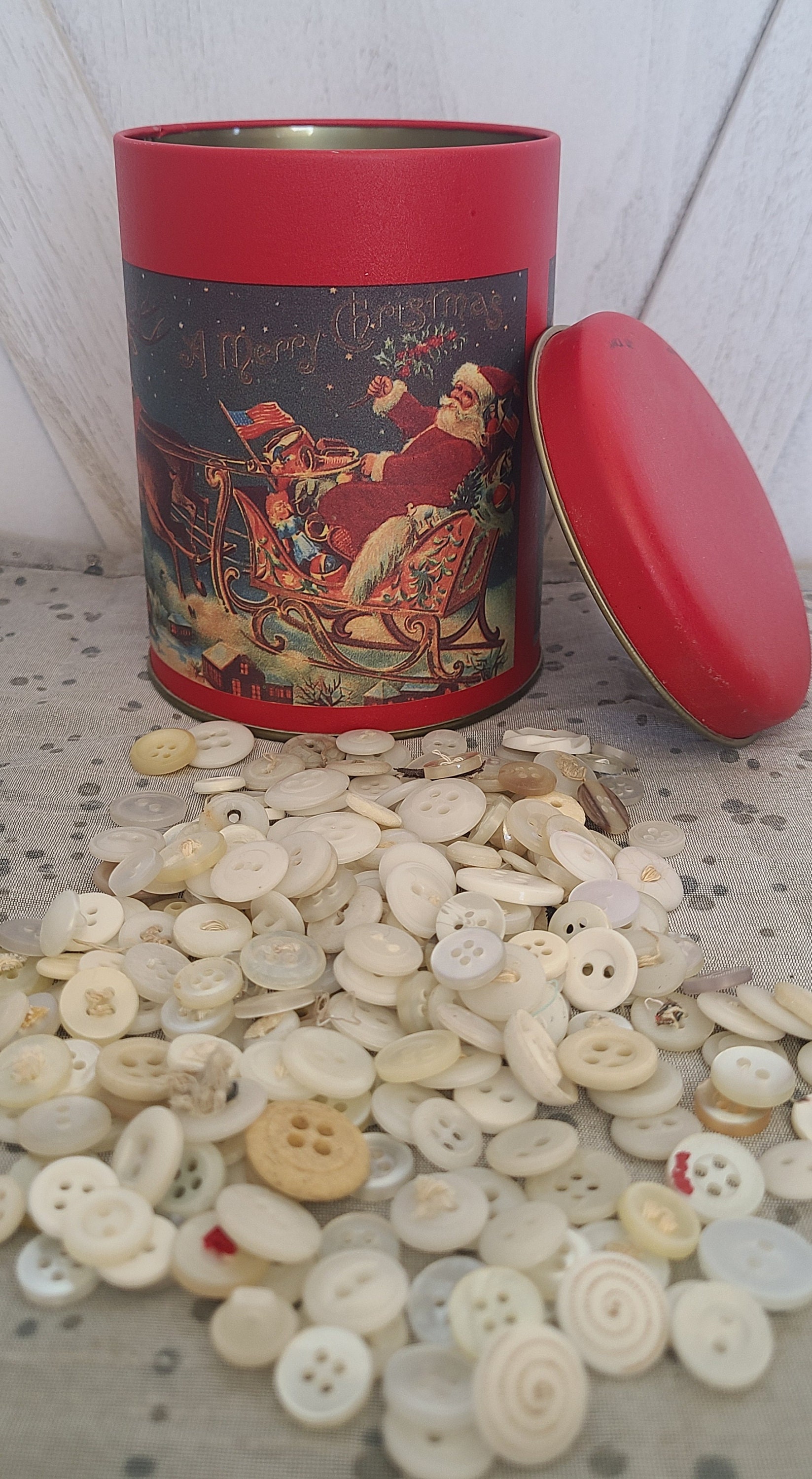 Vintage Christmas Tin Filled With Old Buttons - Etsy