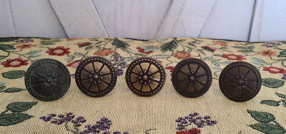 Lot of 5 Vintage Drawer Pulls. - Etsy