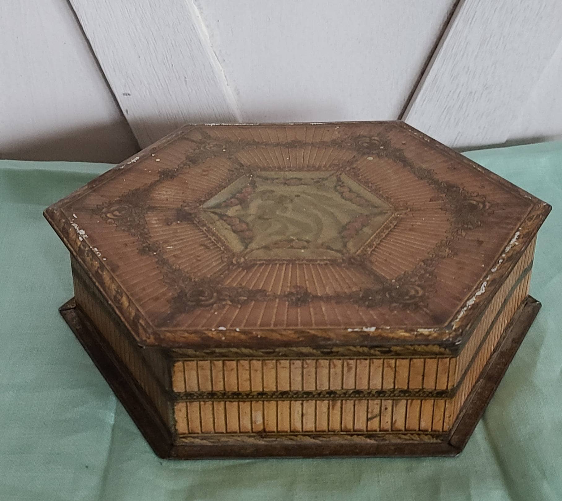 Vintage 1930s Tendeco Hexagon Metal Hankie Box. - Etsy