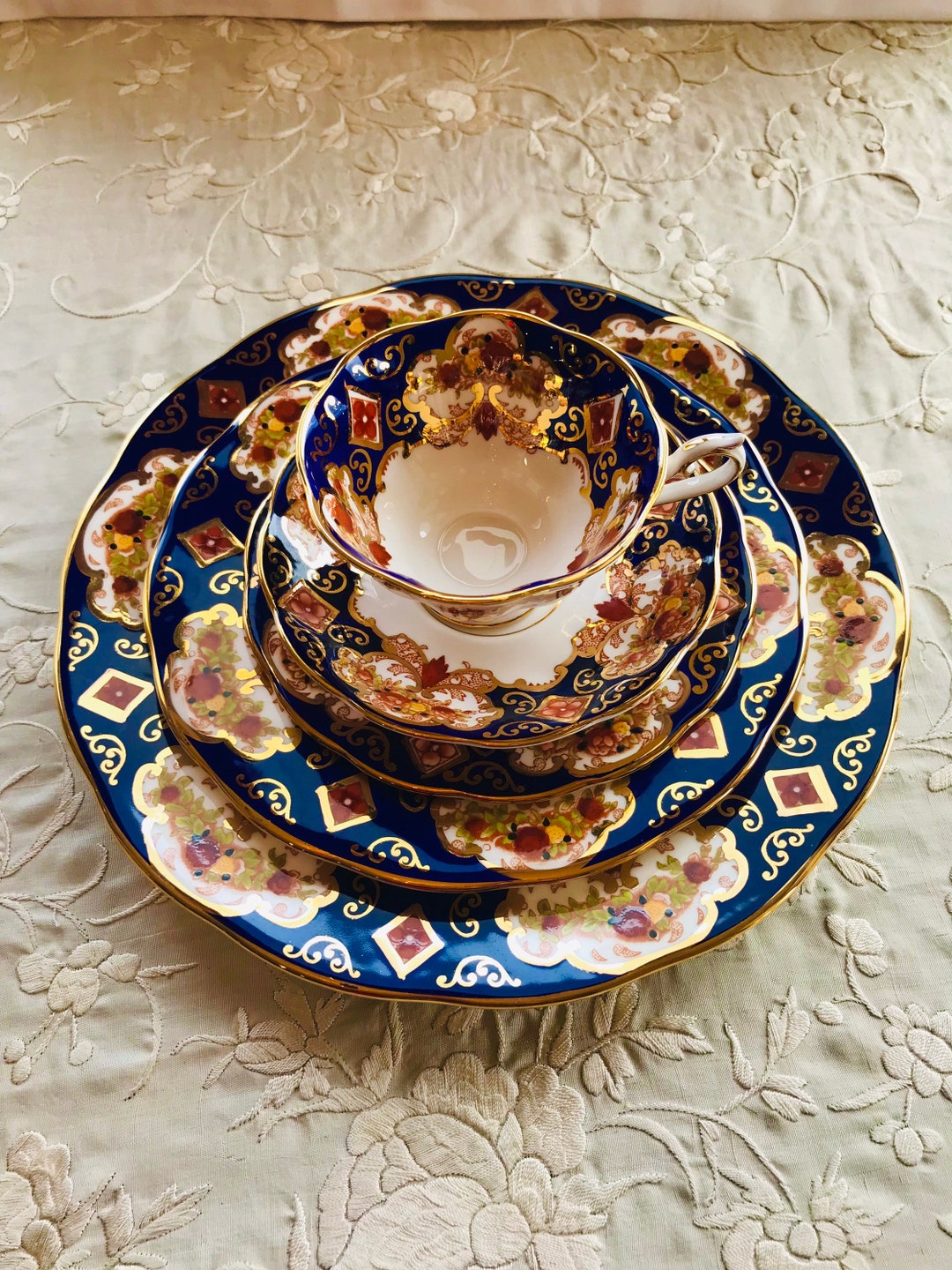 RESERVED 4 SETS Stunning 5-pc Vintage Royal Avon Shape Albert Heirloom ...