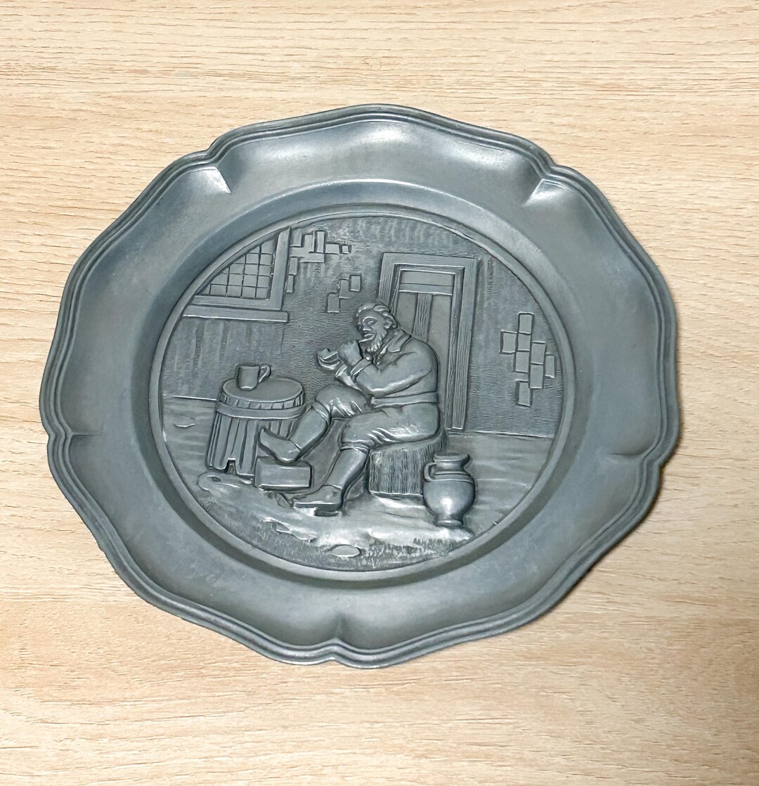 Vintage Pewter Ready to Hang Plate Depicting Pipe Smoking Scene - Etsy