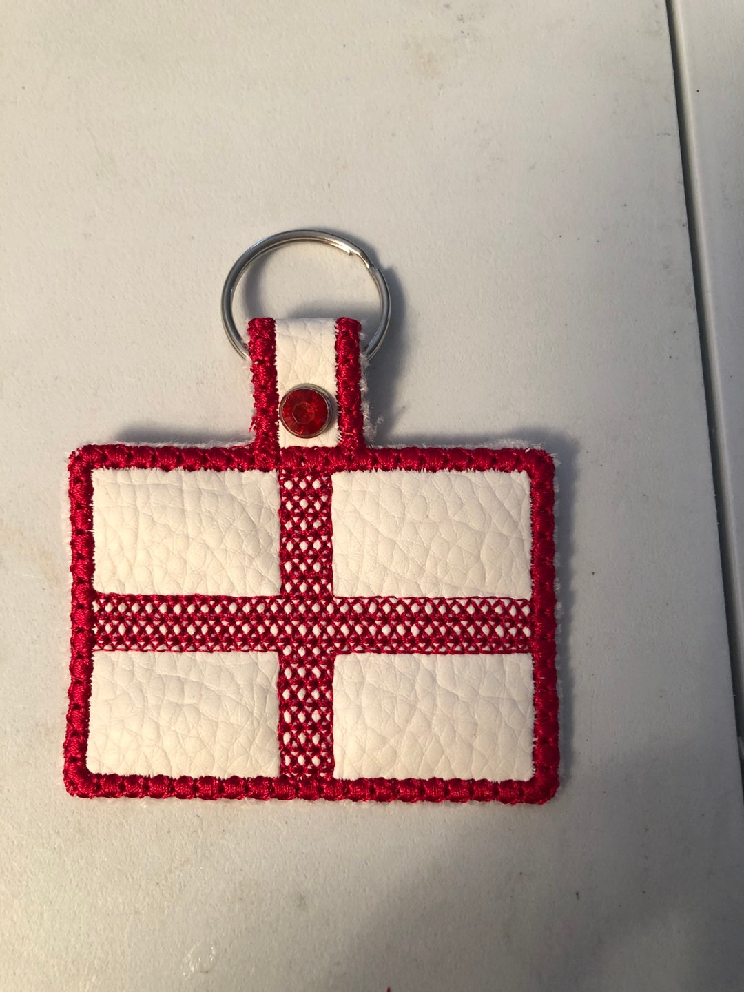 England Keyring - Etsy