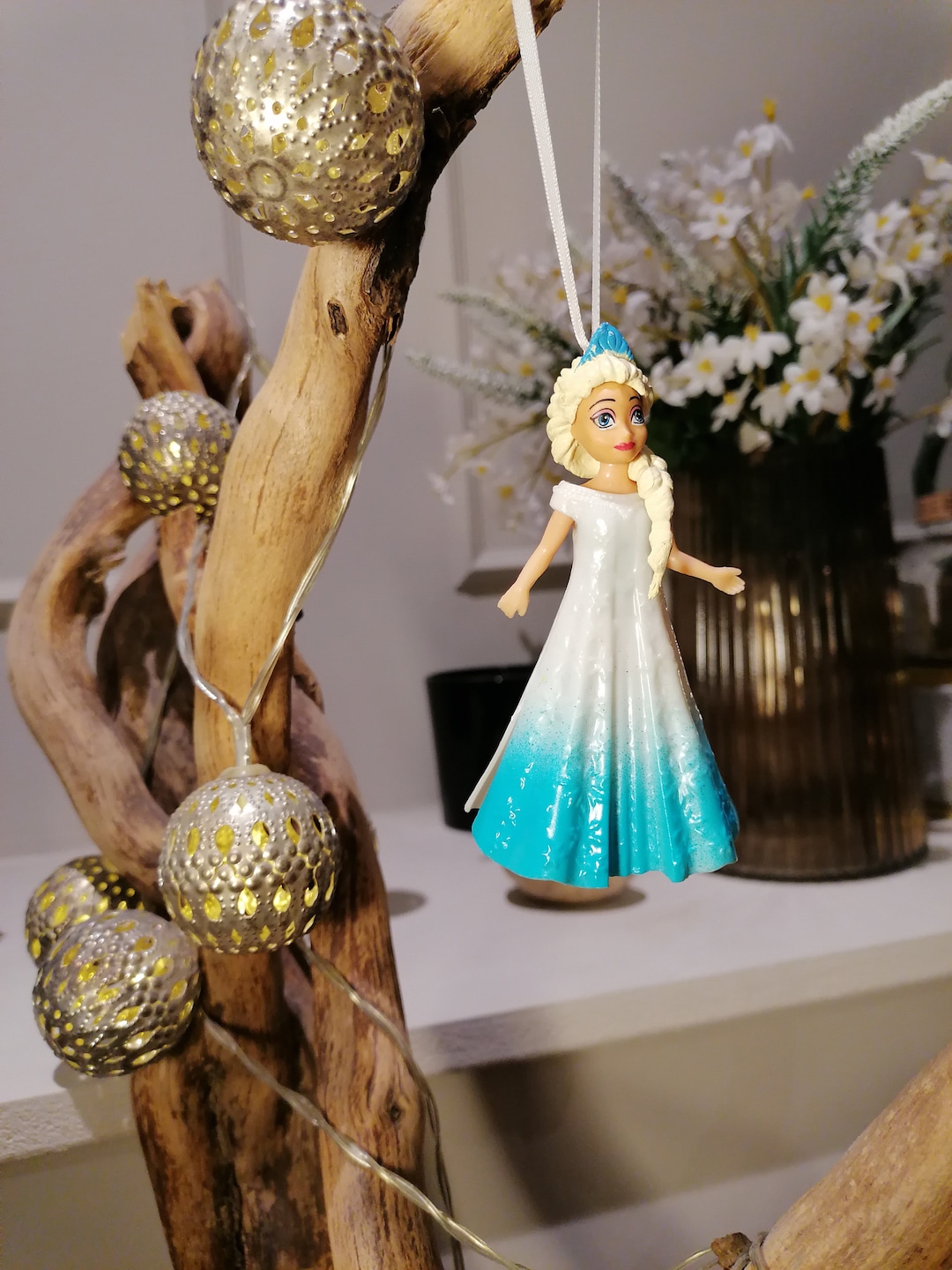 Disney Frozen Elsa Christmas Decoration Figure, Ornament Bauble, Disney ...