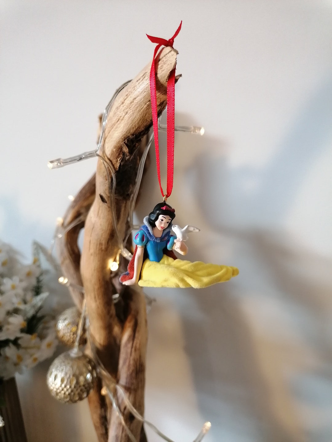 FLOCK Disney Snow White Christmas Decoration Figure, Ornament Bauble ...