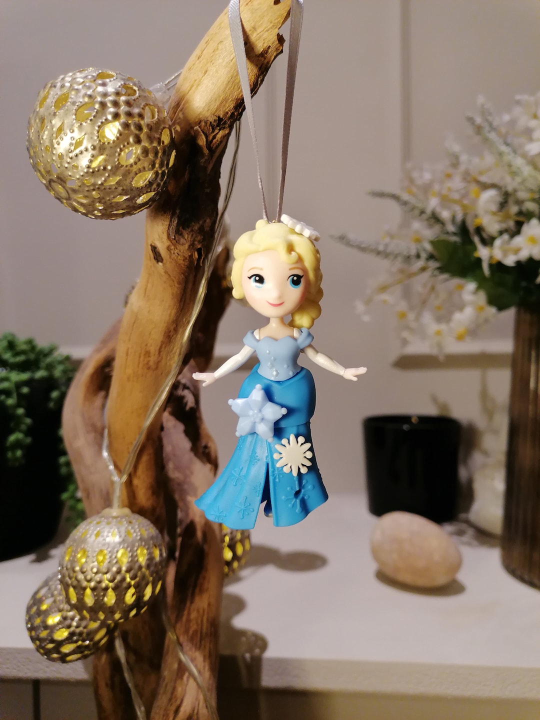 Disney Frozen Elsa Christmas Decoration Figure, Ornament Bauble, Disney ...