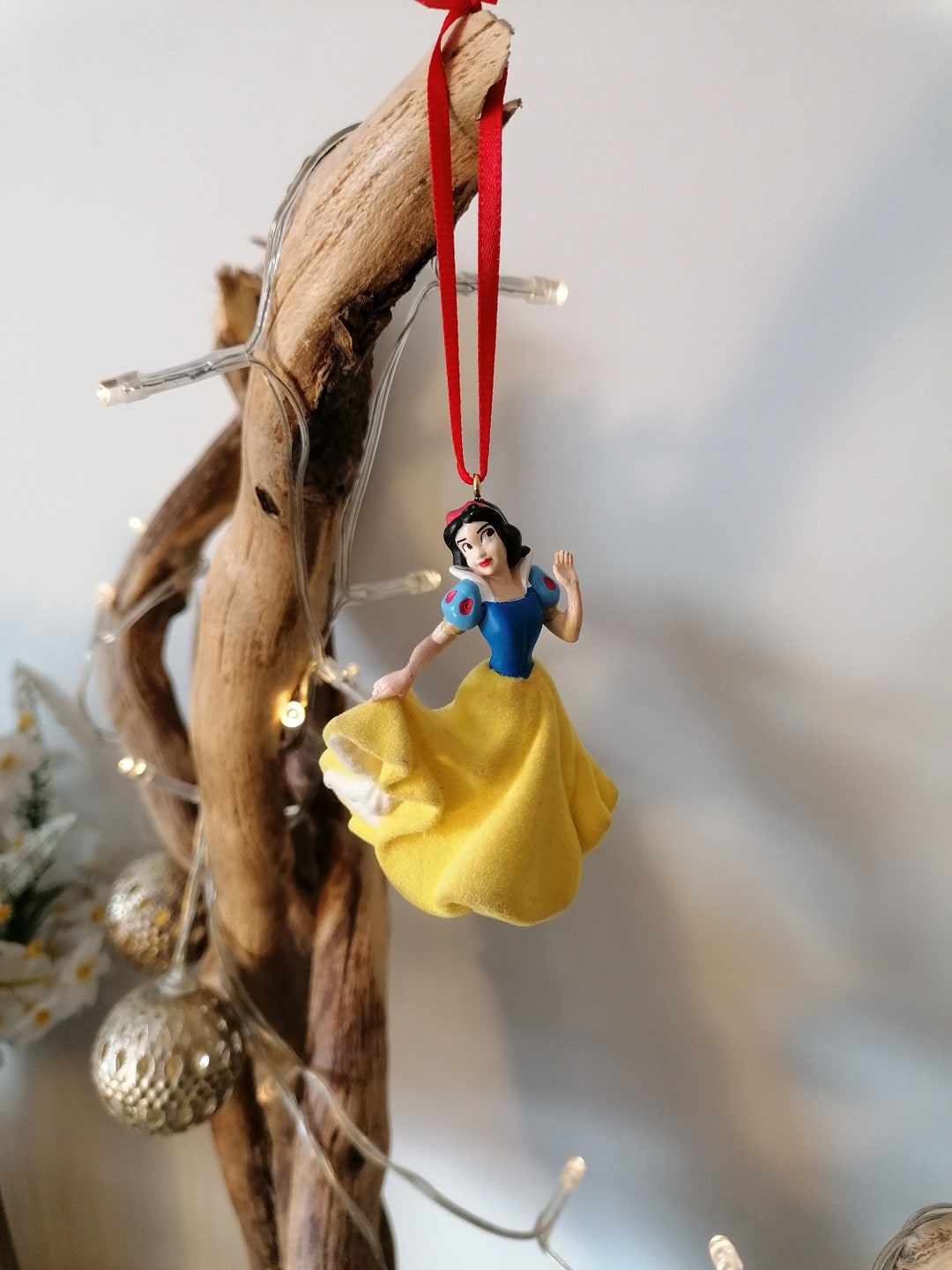 FLOCK Disney Snow White Christmas Decoration Figure, Ornament Bauble ...