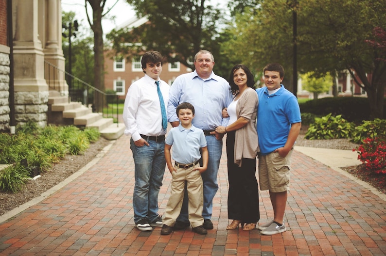 Pose Like the Pros: Family Portraits Guide for Photographers - Etsy