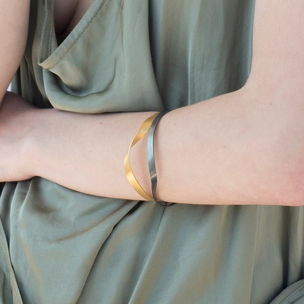 Mobius Bangle - Etsy