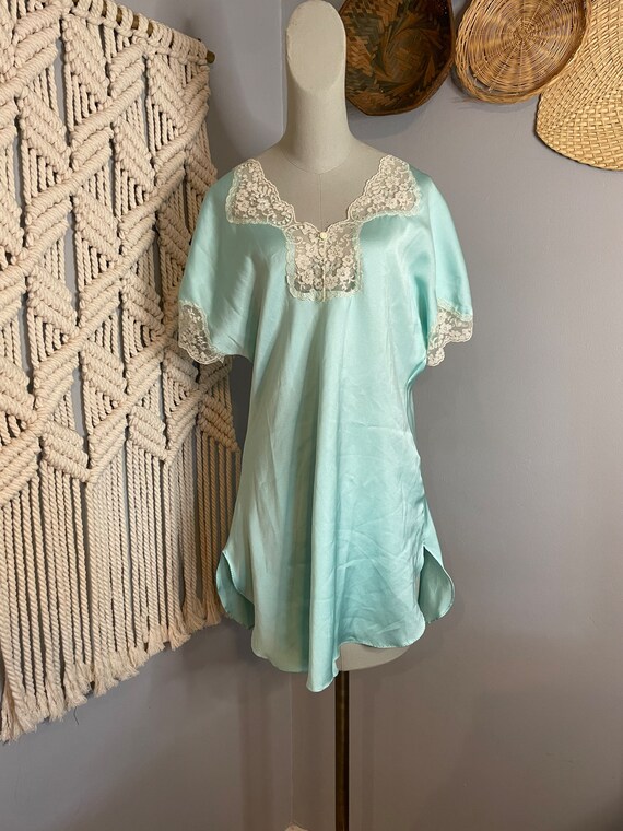 vintage 70s victorias - Gem